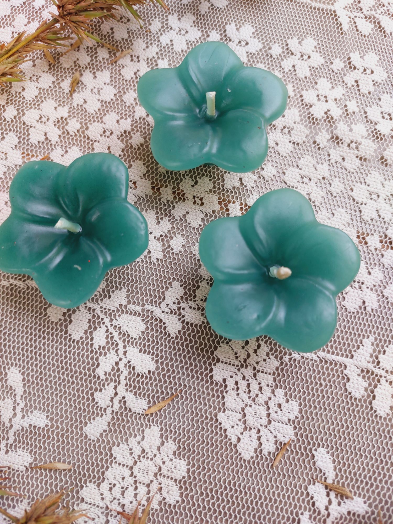 green colour floating candles . araliya flower .10 candles in set ...