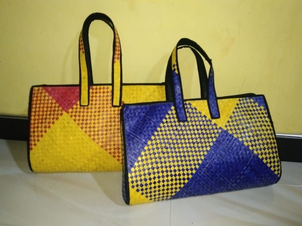 Handbag in wetakeiya | Daraz.lk