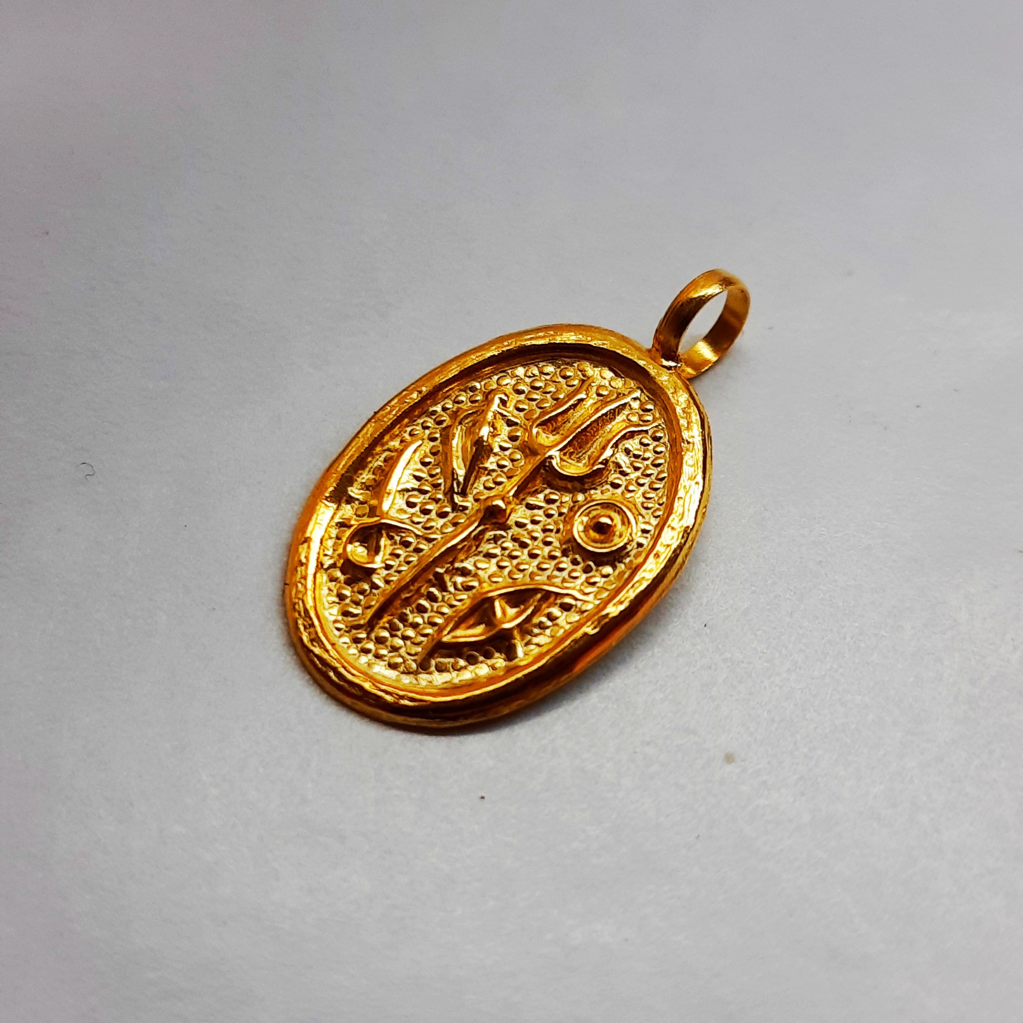 875 Sterling silver emboss gold plated 22 kt Ovel shape pendant panchayudha. Daraz.lk
